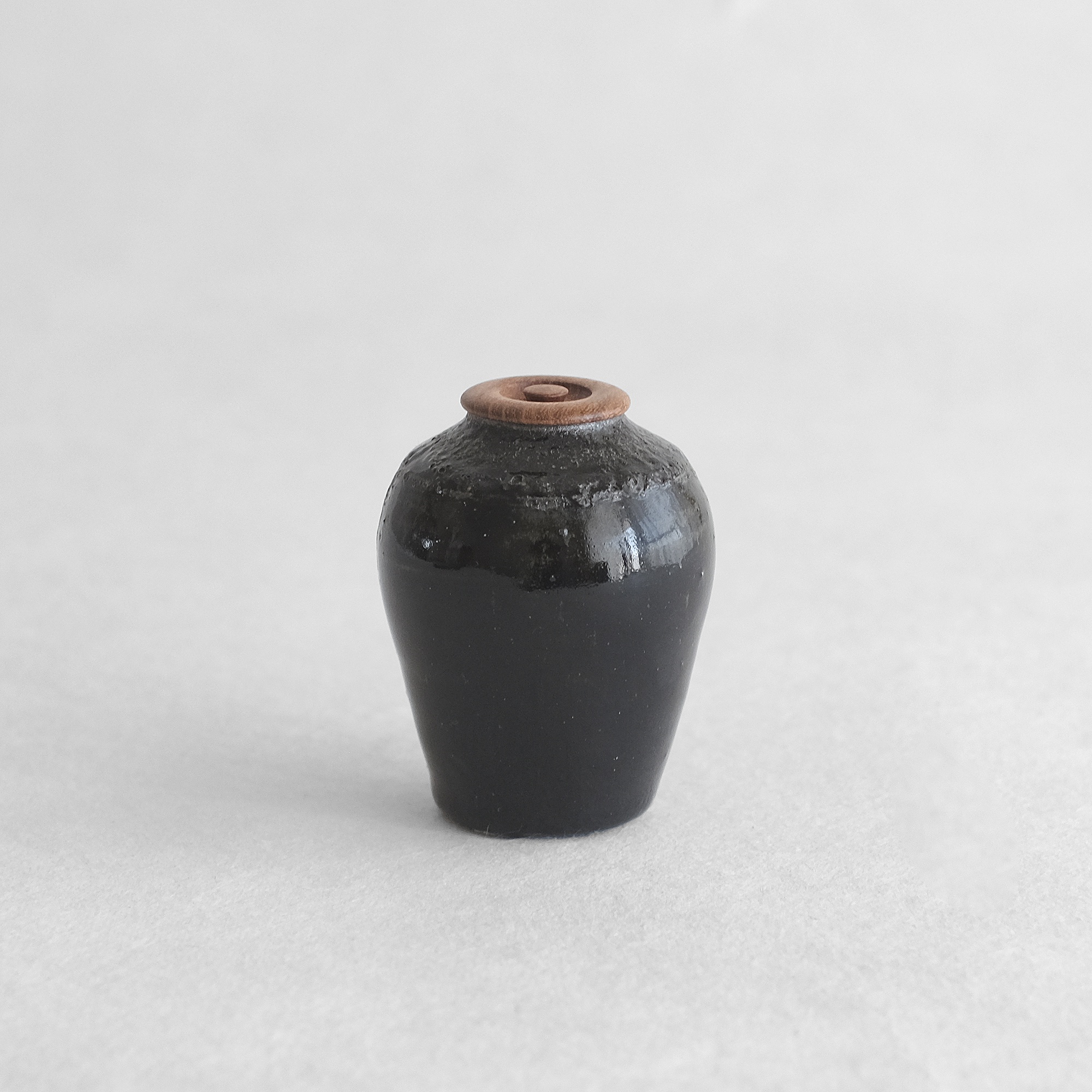 Natsu Hasegawa | Iron Glaze Futamono - Analogue Life